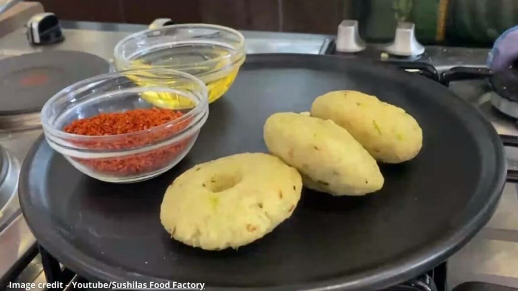 ચોખા ના લોટ નું ખીચું બનાવવાની રીત | Chokha na lot nu khichu banavani ...