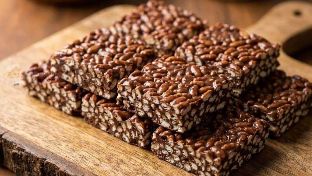 ચોકલેટ મમરા ચીક્કી રેસીપી | Crispy Chocolate Mamra Chikki Recipe in ...